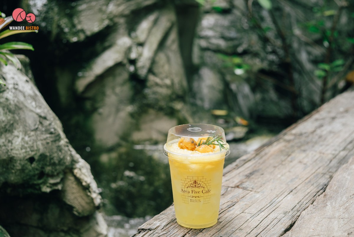 Area Five Cafe and Roasters เหมือนหลุดไปในเทพนิยาย ร้านสวยสไตล์อังกฤษ