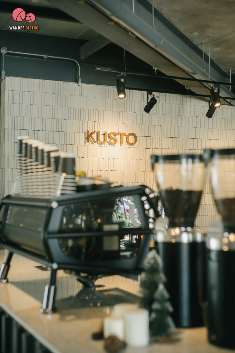 Kusto Cafe คาเฟ่สวยเท่ สไตล์ Industrial loft ในย่านรังสิต ปทุมธานี