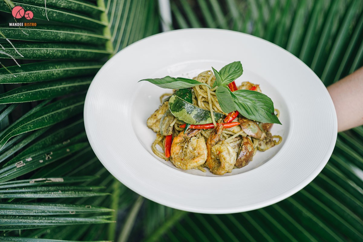 Triple 9 Café & Restaurant คาเฟ่ลับริมน้ำย่านลาดกระบัง