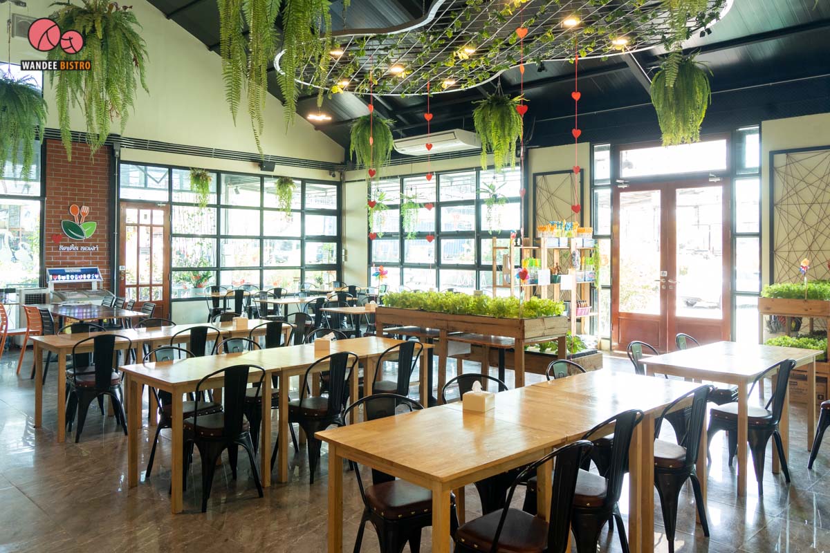 Little Loft Cafe & Farm คาเฟ่น่ารักที่มีฟาร์มผักปลอดสารพิษและสวนสัตว์เล็กๆ