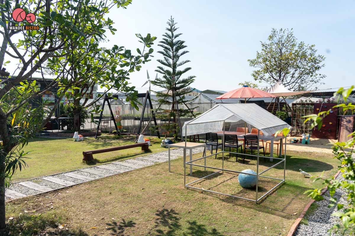 Little Loft Cafe & Farm คาเฟ่น่ารักที่มีฟาร์มผักปลอดสารพิษและสวนสัตว์เล็กๆ