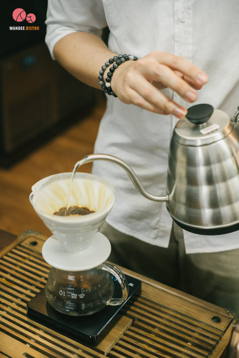 HINT Coffee Roaster สาขารัตนาธิเบศร์ คาเฟ่สไตล์ญี่ปุ่น ฟีลอบอุ่นเหมือน ...