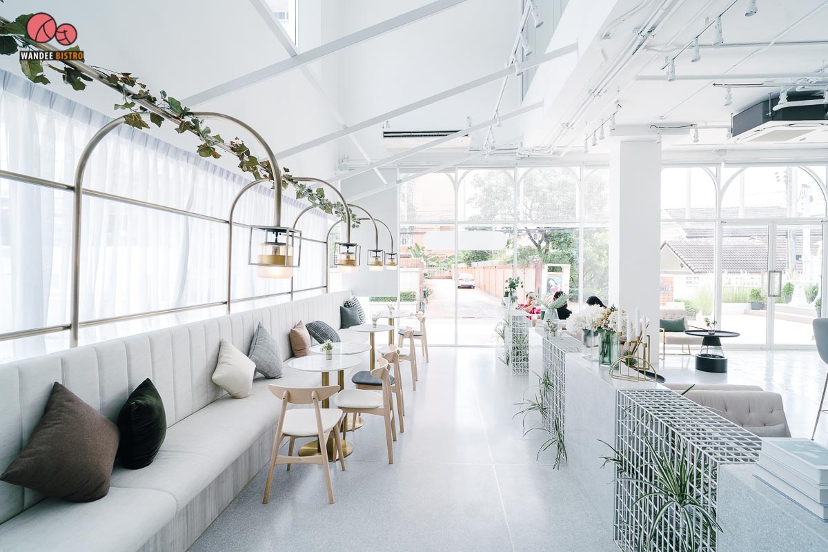 Blanc Café & Eatery คาเฟ่สีขาวดีไซน์เก๋