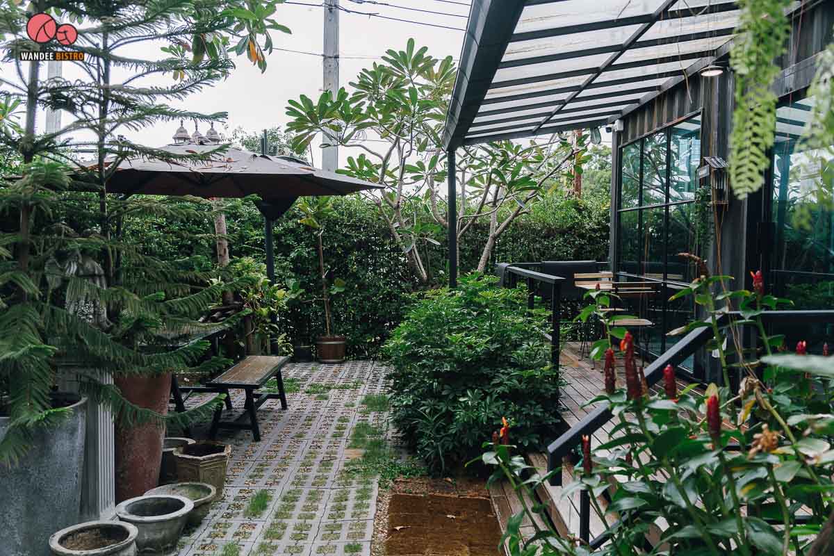 Slot co working space & café เปลี่ยนที่ทำงานในบรรยากาศธรรมชาติ