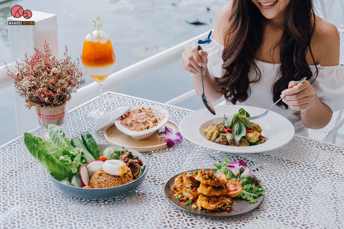Triple 9 Café & Restaurant คาเฟ่ลับริมน้ำย่านลาดกระบัง